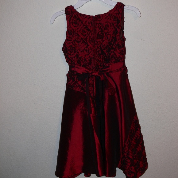 Isobella & Chloe | Dresses | Isobella Chloe Red Rose Formal Dress ...